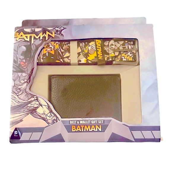 DC Comics | Accessories | New Batman Wallet Belt Removable Buckle To ...